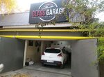 Glass Garage (Kóshek Batyr kóshesi No:2), otomobil camları  Almatı'dan