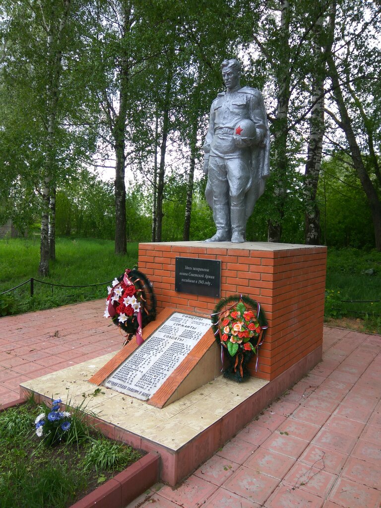 Anıt, heykel Братская могила, Orlovskaya oblastı, foto