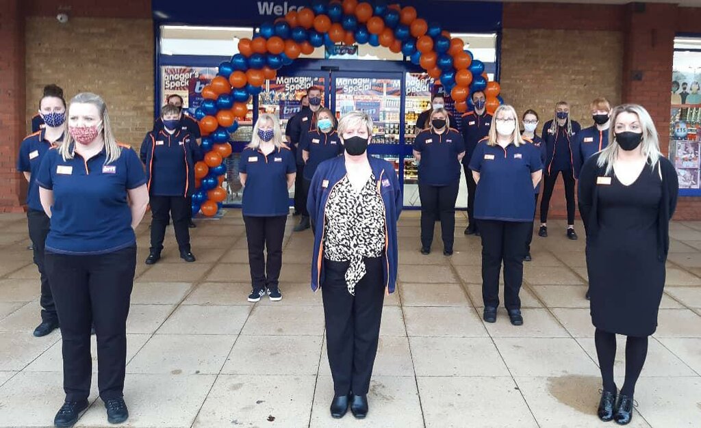 i̇ndirim ve fırsat sistemleri B&m Store, İngiltere, foto