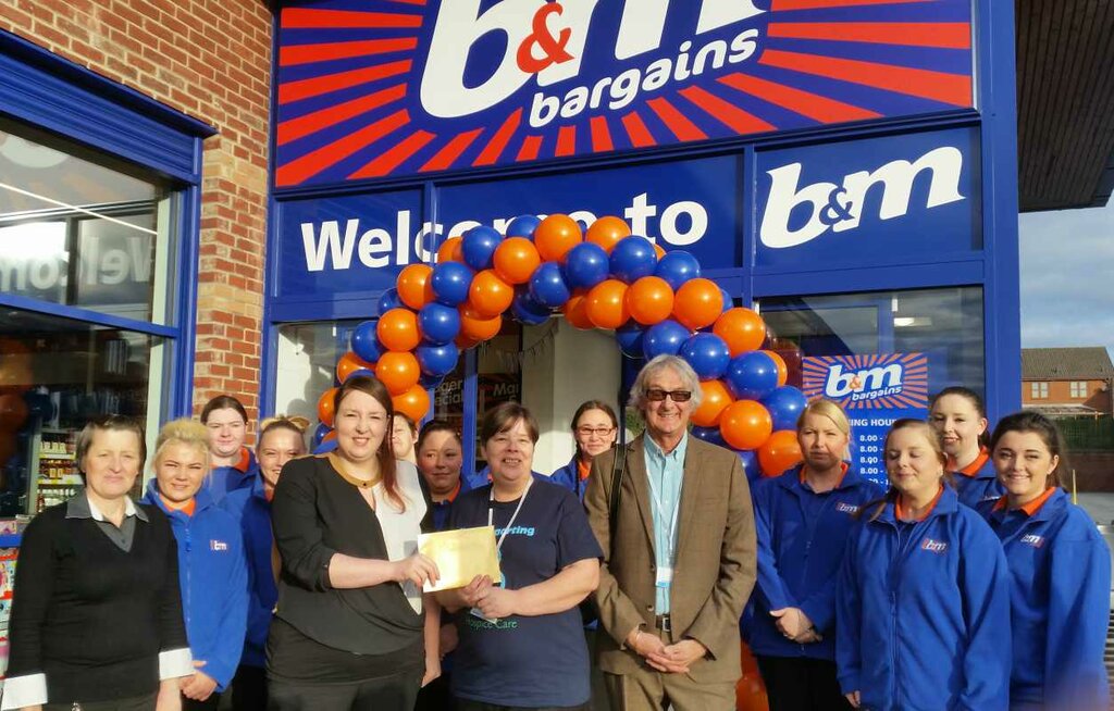 Şans oyunları B&m Store, İngiltere, foto