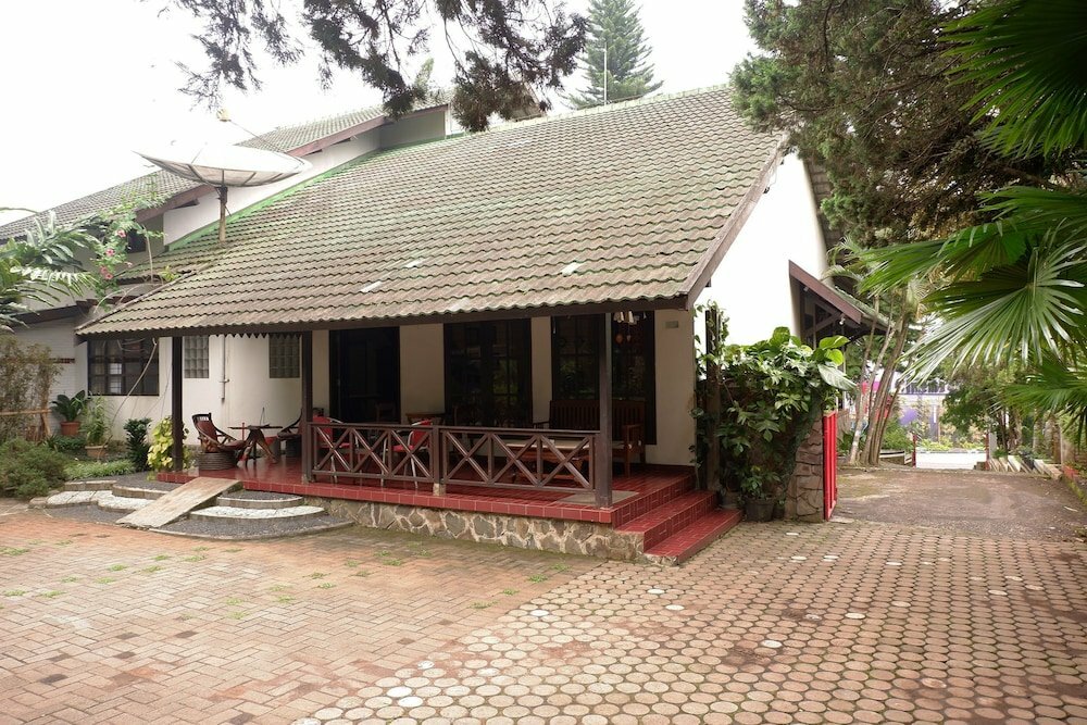 Otel Cemara's Homestay by Oyo Rooms, , foto