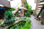 Гостевой дом Гостиный дворик (улица Шмидта No:27), resort oteller, tesisler  Yevpatorya'dan