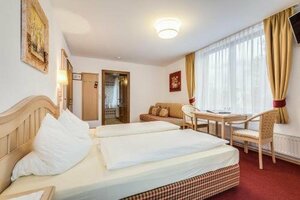 Restaurant Gästehaus Wiesenheim (Tyrol, Schwaz, Kirchweg, 42), otel  Tirol'den