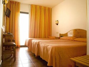 Hotel Parc (Comunidad Autònoma de Cataluña, Girona, Avenida Rhode, 85), otel
