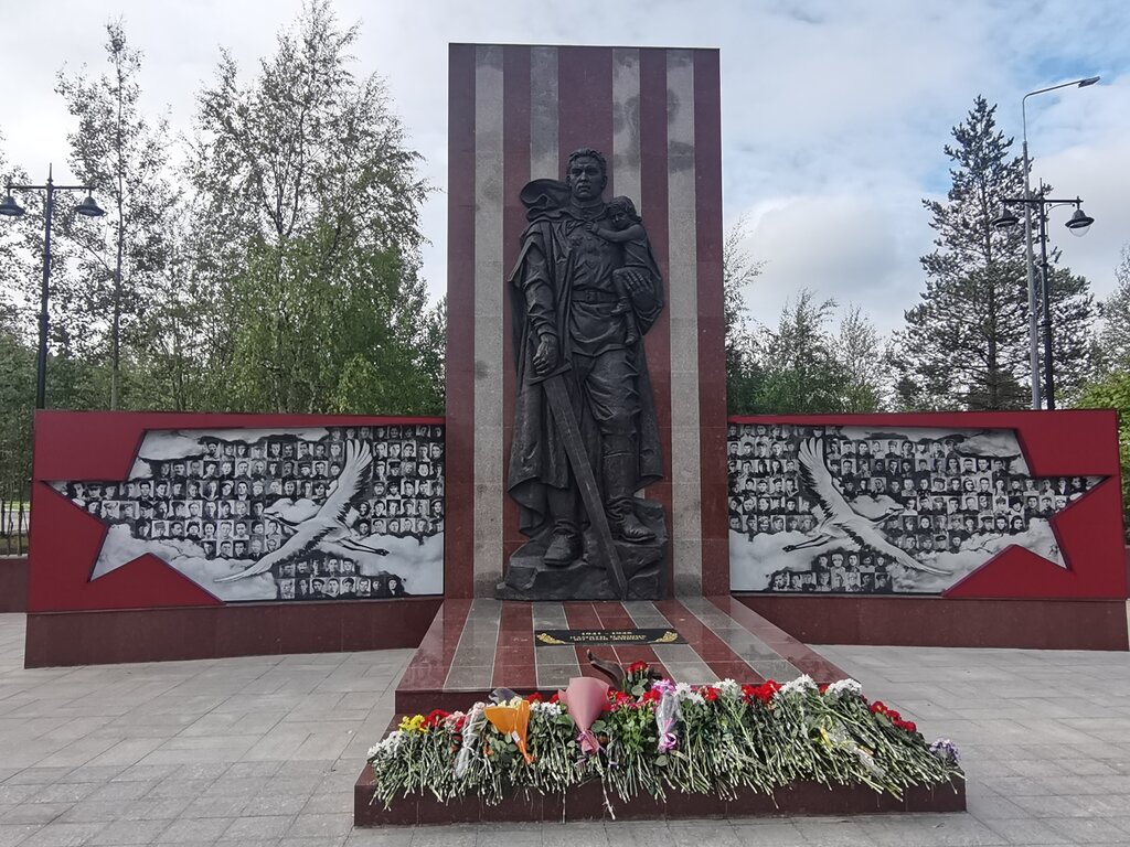 Anıt, heykel Воину-освободителю, Muravlenko, foto