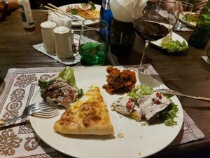 Natvris Khe (Suviazistaw Street No:4, Minsk), restoran  Minsk'ten