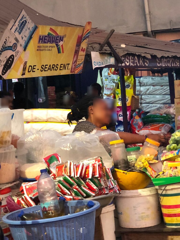 Market De-Sears Enterprise, Akra, foto