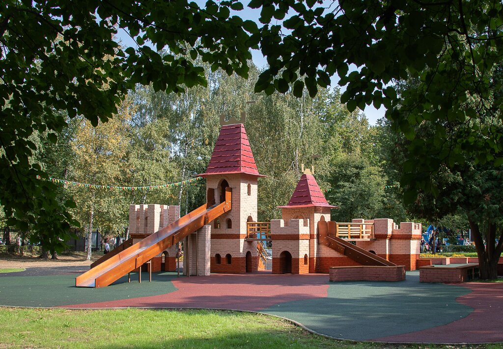 Oyun alanı Детская площадка Старый замок, Koroliov, foto