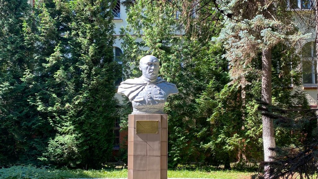 Anıt, heykel К.Н. Галицкий, Kaliningrad, foto