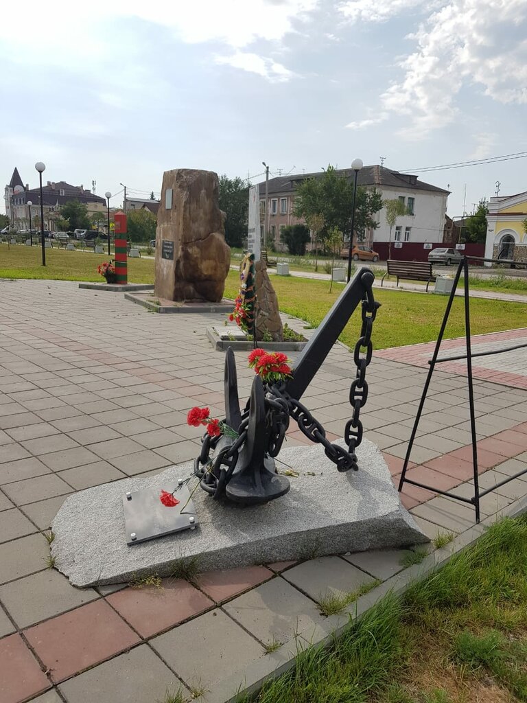 Anıt, heykel Якорь, Kamyşlov, foto