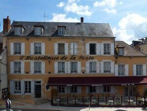 Hotel de La Poste (Bourgogne-Franche-Comté, Nièvre, Arrondissement de Clamecy, Clamecy, Place Émile Zola, 9), otel