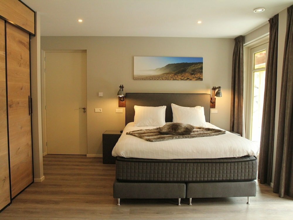 Otel Luxurious Holiday Home with Hot Tub in Noordwijk, Dünya, foto