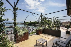 Riviera Carducci Rooms (Venice, Verona, Castelnuovo del Garda, Peschiera del Garda, Salita Tognon, 5), otel