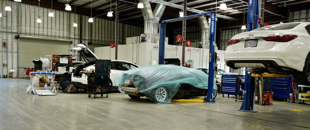 Otomobil camları I-10 Auto Body, Indio, foto