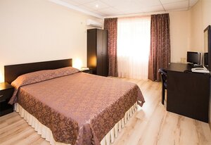 Robinzon (Topoliny proyezd No:3), otel  Anapa'dan