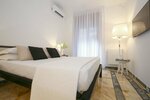 Golden by Starhost (Campania, Salerno, Corso Garibaldi, 142), otel  Salerno'dan