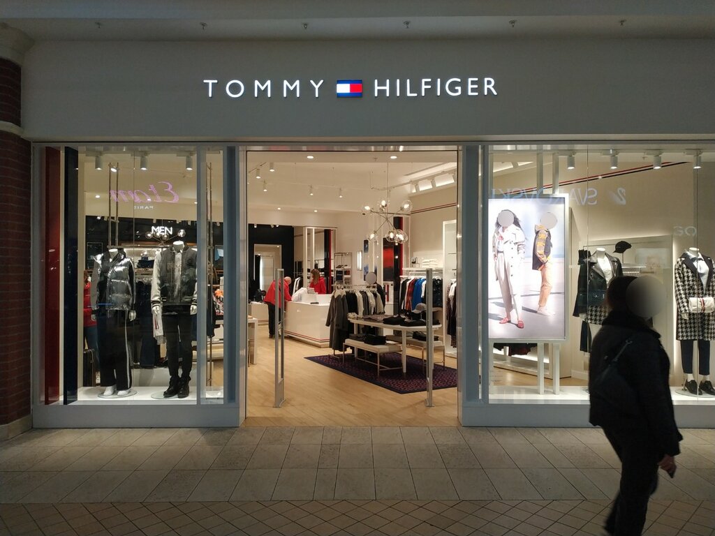 Giyim mağazası Tommy Hilfiger, Kaliningrad, foto