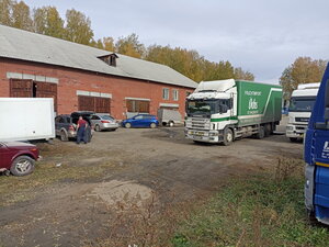 Red Box (Sverdlovsk Region, Beloyarskiy gorodskoy okrug, posyolok Studencheskiy, mikrorayon Dvorishche), otomobil servisi  Sverdlovskaya oblastından