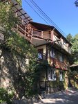 Lori (Дворцовое шоссе No:5В), otel  Alupka'dan