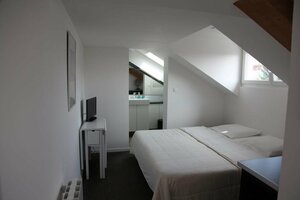 Chambre d'hotes des Sacres (Rue de Chativesle No:47, Reims), otel  Reims'ten