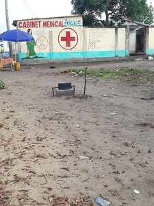 Emmanuel (Brazzaville, Commune de Djiri), tıp merkezleri ve klinikler  Brazzaville'den