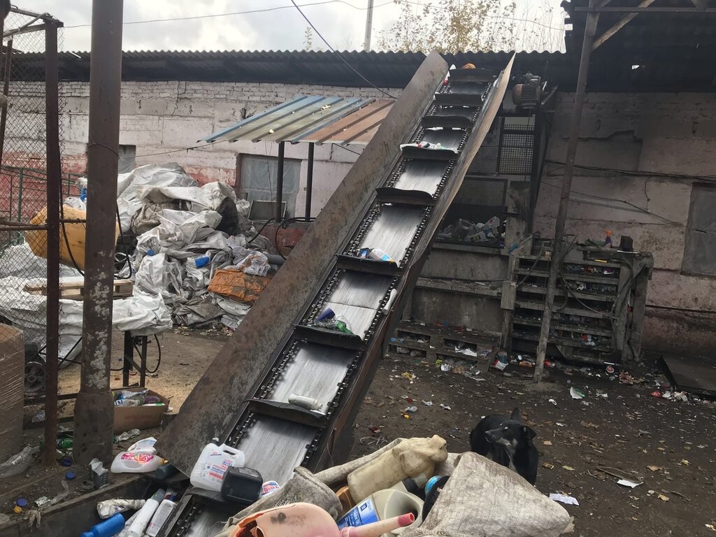 Geri dönüşüm maddeleri SibVtorResurs, Çernogorsk, foto