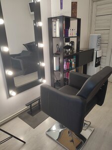 Dk студия (Konstantina Simonova Street No:28, Sem Vetrov Neighbourhood, Volgograd), kuaförler  Volgograd'dan