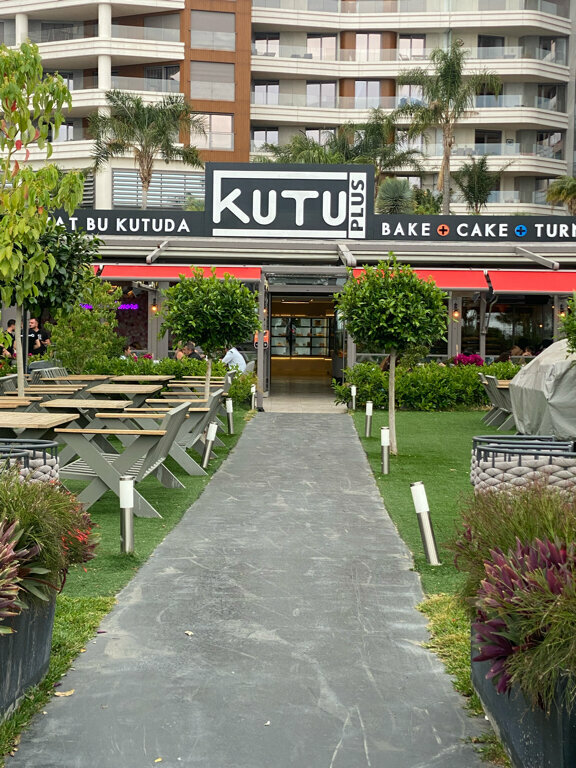 Kutu Plus Bistro&lounge, kafe, Antalya, Konyaaltı, Akdeniz Blv., 164A ...