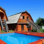 Усадьба Дачная (Dachny pereulok No:12, selo Iogach), resort oteller, tesisler  Altay Cumhuriyeti'nden