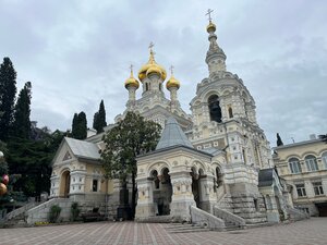 Сathedral of the Holy Grand Prince Alexandr Nevsky (Садовая улица No:2), ortodoks kiliseleri  Yalta'dan