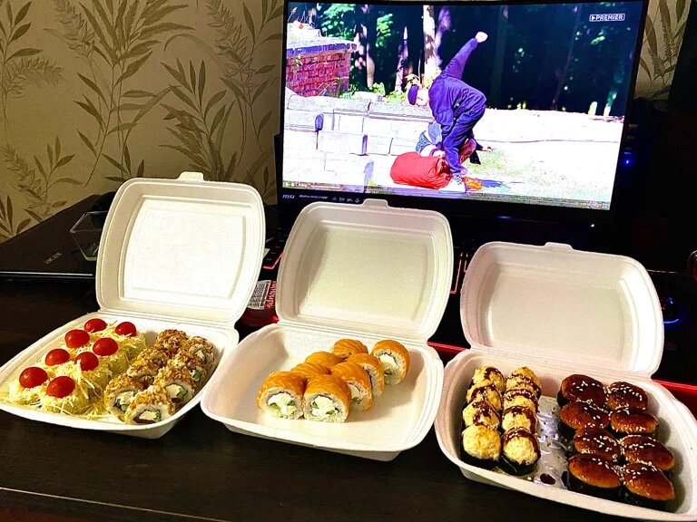 Hazır yemek teslim servisleri Tomint, Kudrovo, foto