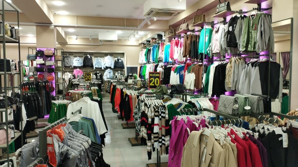 Giyim mağazası Ne Alsan 10-15 Azn, Bakü, foto