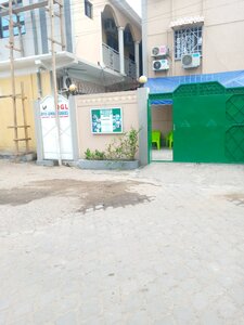 Laboratoire d'analyses médicales (Brazzaville, Commune de Moungali, Rue Mayombe), tıp merkezleri ve klinikler  Brazzaville'den