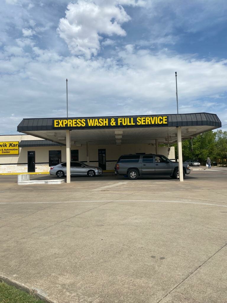 Otomobil ekspertizi Kwik Kar Wash & Automotive Center, Cleburne, foto