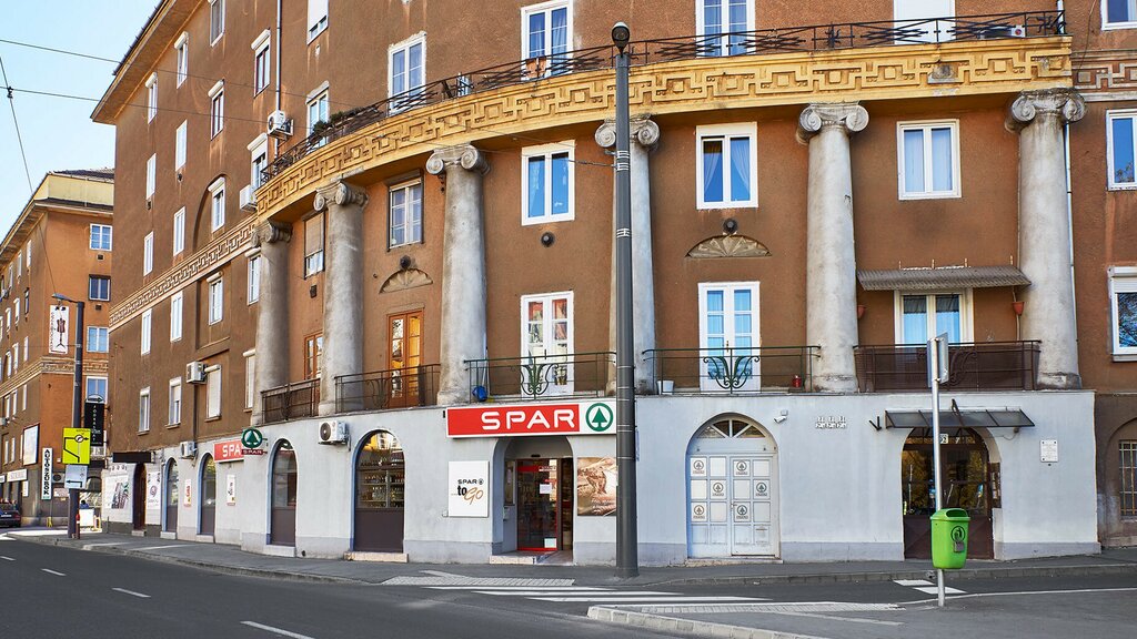 Süpermarket Spar szupermarket, Budapeşte, foto