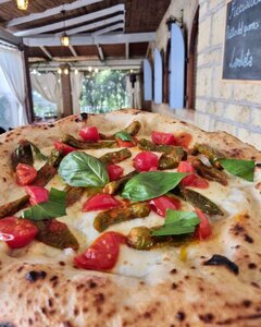 Ristorante Ficciaiuolo (Campania, Naples, Strada Comunale Pianura Marano), pizzacılar  Napoli'den