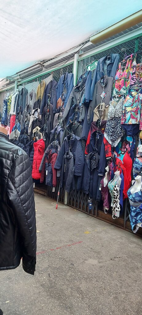 Giyim pazarı Ладья, Tolyatti (Togliatti), foto