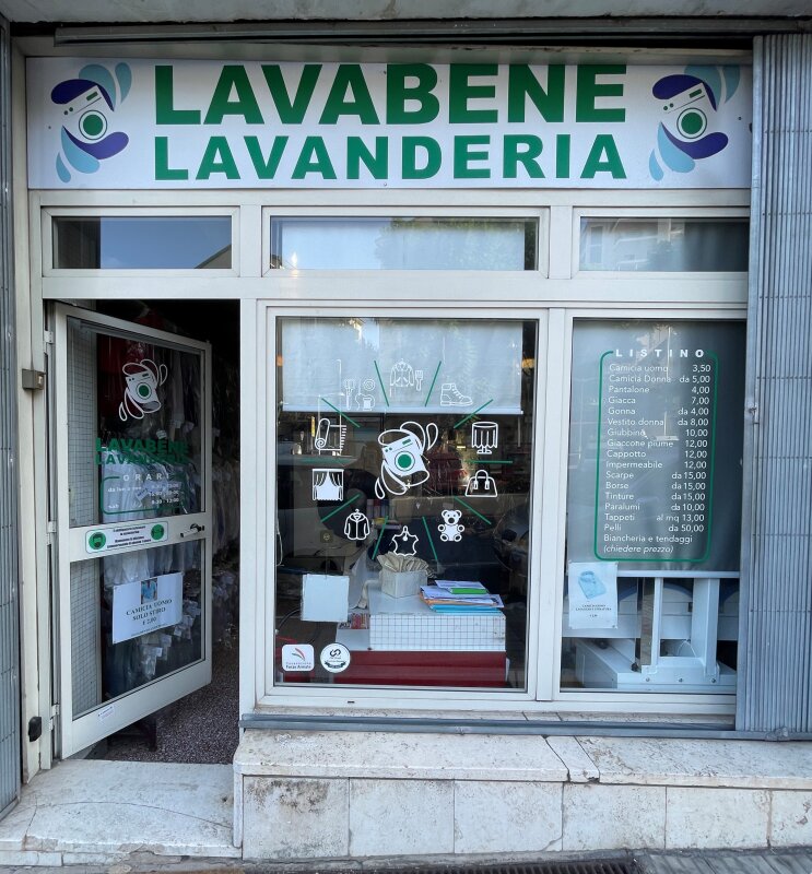 Kuru temizlemeciler Lavanderia Lavabene, Cagliari, foto