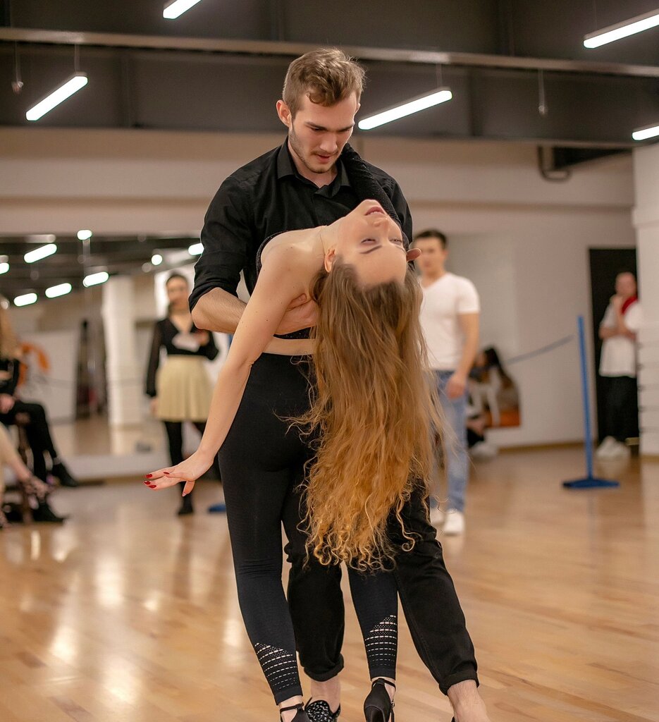 Dans okulları Бачата от А ДО Я, Moskova, foto