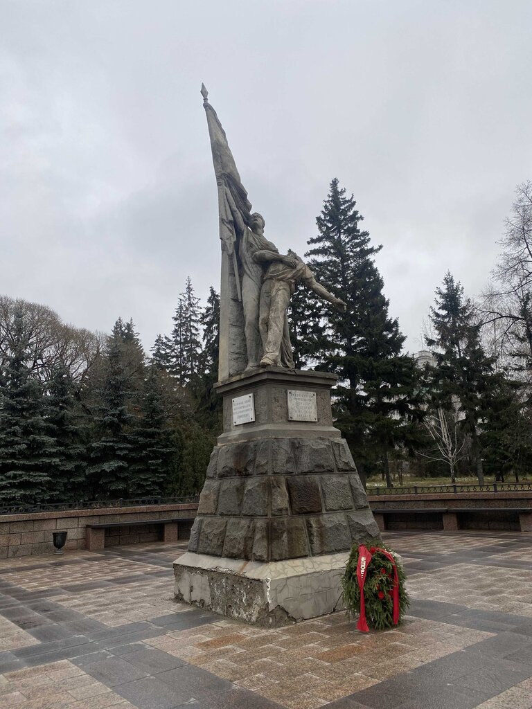 Meydan Мемориальный сквер Памяти борцов революции, Omsk, foto