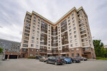 Жильё посуточно (Azina Street No:57), otel  Yekaterinburg'dan