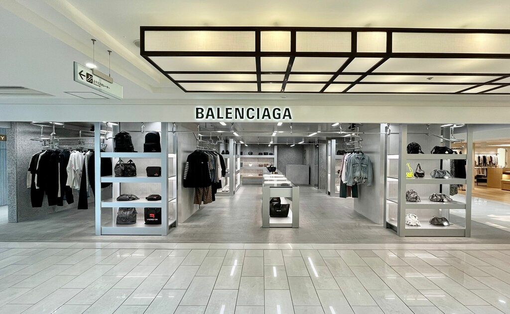 Giyim mağazası Balenciaga, Nagoya, foto