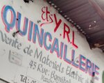 Est Y. R. l quincaillerie (Brazzaville, Commune de Poto-Poto), banyo ve klozet mağazaları  Brazzaville'den