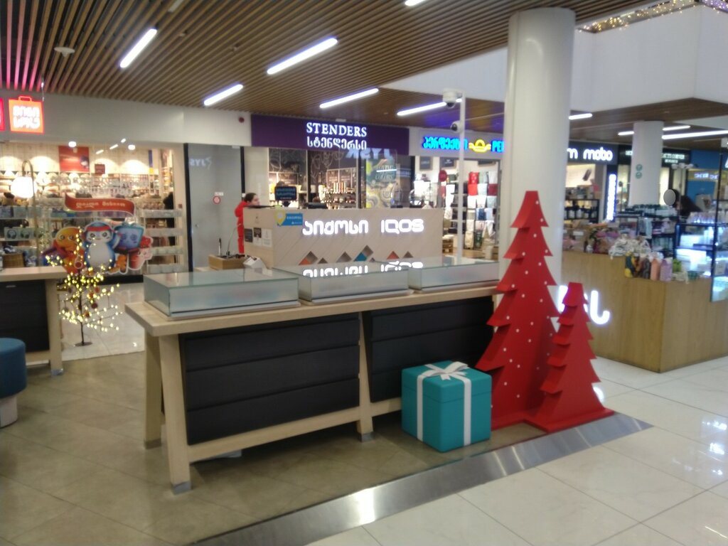 Tütün, sigara mağazaları Iqos Store, Tiflis, foto