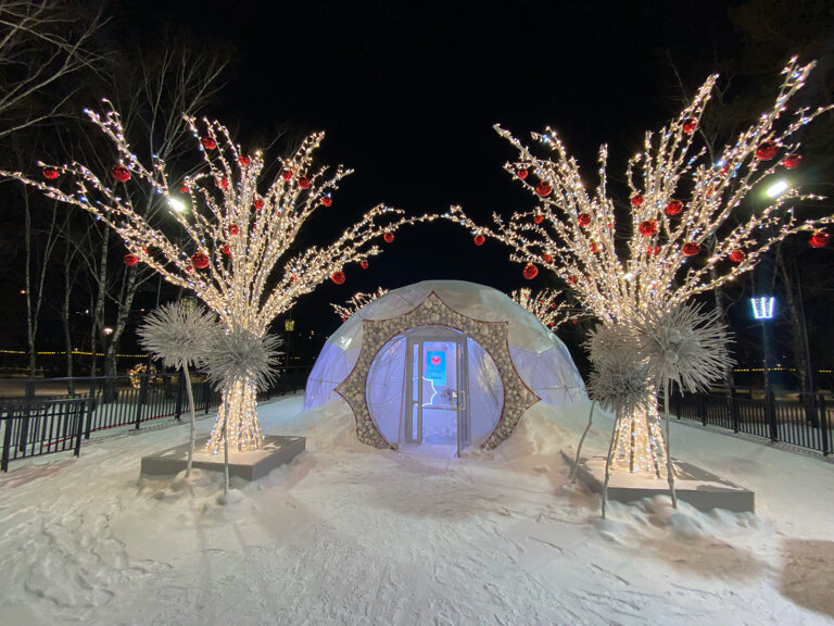 Turistik yerler Дом снежинки, Novosibirsk, foto