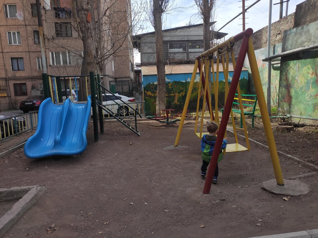 Oyun alanı Playground, Erivan, foto