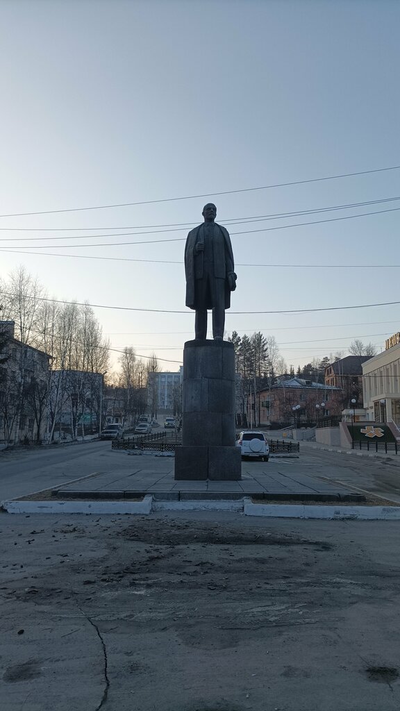 Anıt, heykel В.И. Ленин, Bodaybo, foto