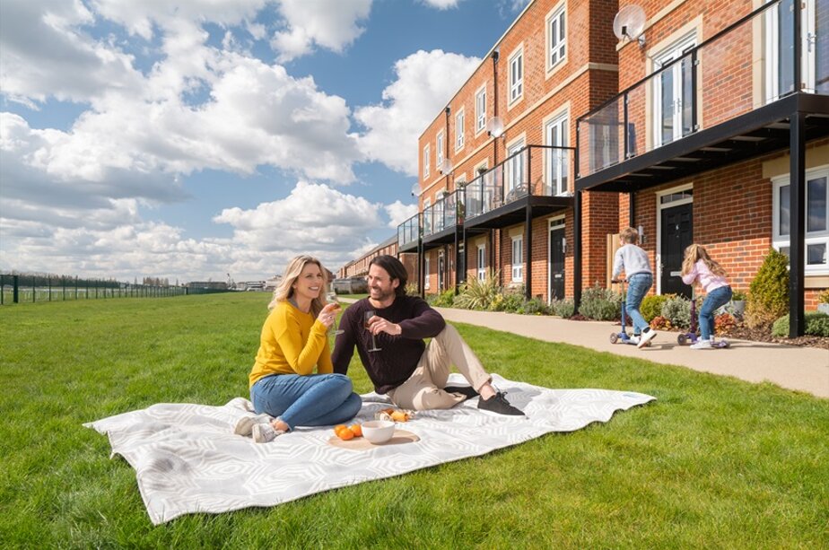 Arazi dizisi David Wilson Homes - Living at Newbury Racecourse, Berkshire County, foto