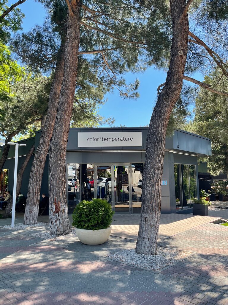 Giyim mağazası Color Temperature, Gelencik, foto