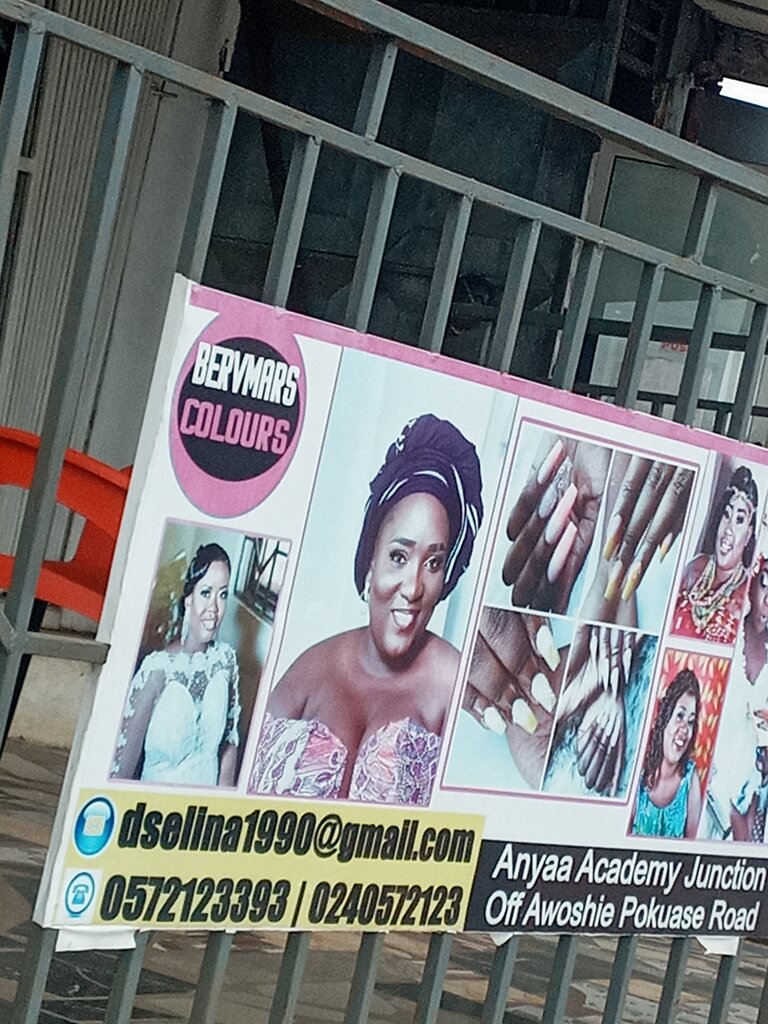 Kozmetik ve parfümeri mağazaları Bervmas Colours Cosmetics, Dünya, foto